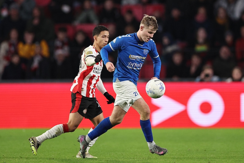 TERUGLEZEN KNVB-beker: GVVV’er Justin Spies is blij dat zijn vriendin ...