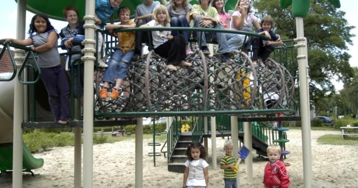 Kinderen Heveadorp blij met vernieuwde speelplek | Arnhem | De ...