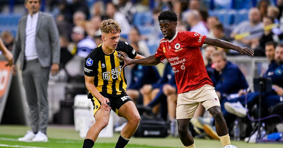 VAR-moment Vitesse-Excelsior: ‘Twijfelde al toen scheidsrechter naar de ...