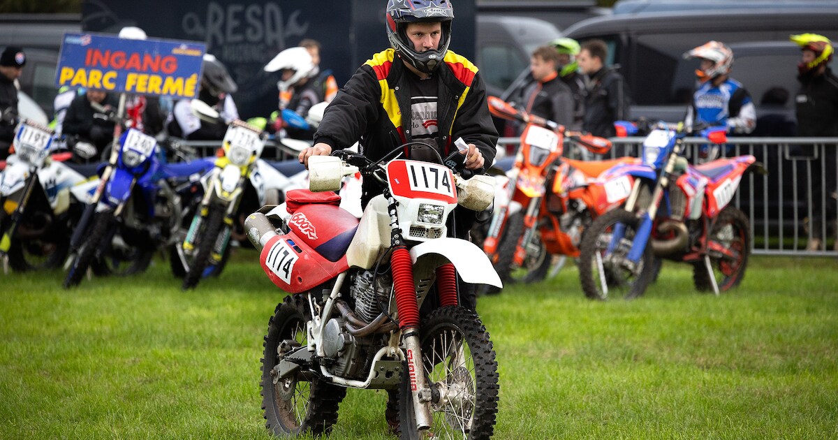 Joep op een oude Honda XR in het spoor van zijn vader Bert: ‘Het is ook ...