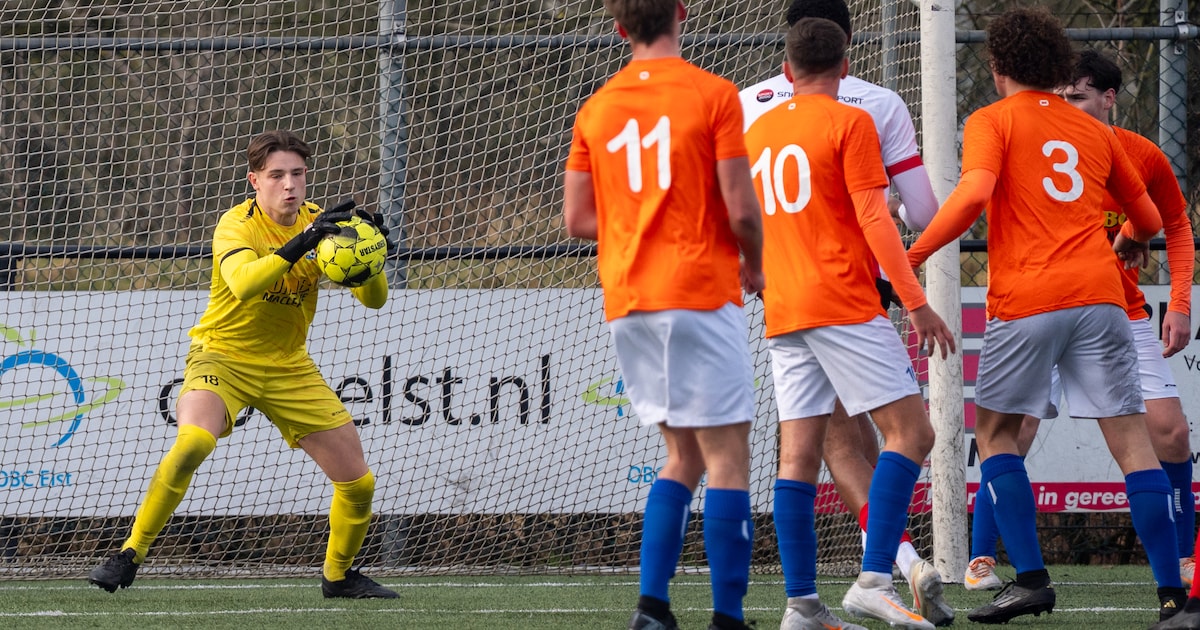 Vader en zoon samen op het veld bij SVHA • De Bataven verliest bij ...