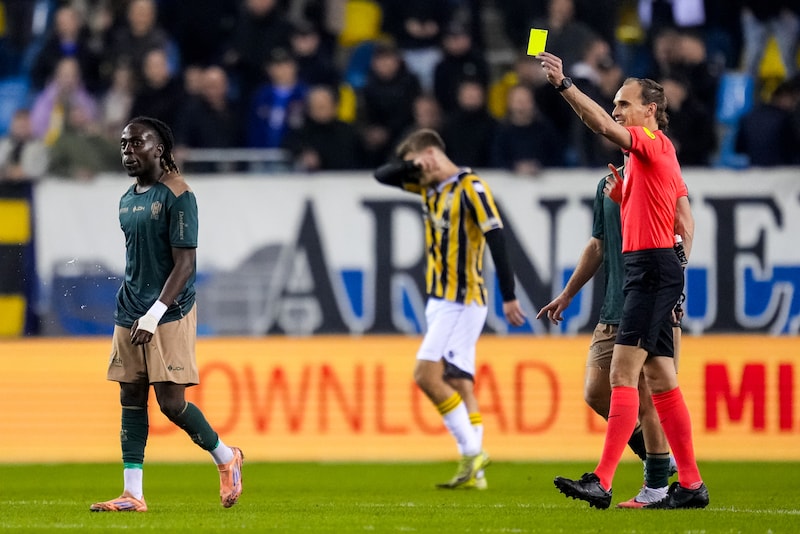 Vitesse blijft in eigen huis steken op teleurstellend gelijkspel tegen ...