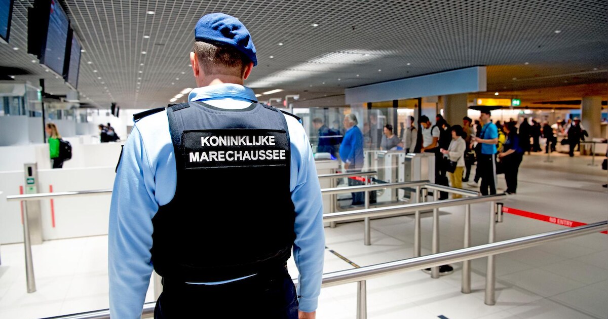 Edese jihadverdachte naar terreurafdeling, zonder kind | Ede | De ...