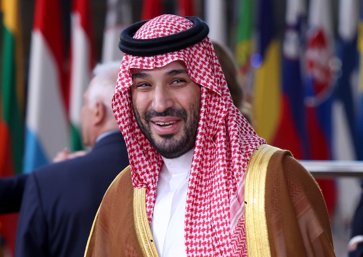 Kroonprins Saoedi-Arabië bouwt in woestijn ultraluxe ‘duurzaam’ skiresort: ‘Dit is eigenlijk ...