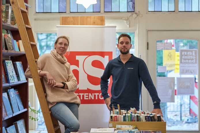 Ga met verslaggevers in gesprek bij de pop-upredactie van de Stentor in ...