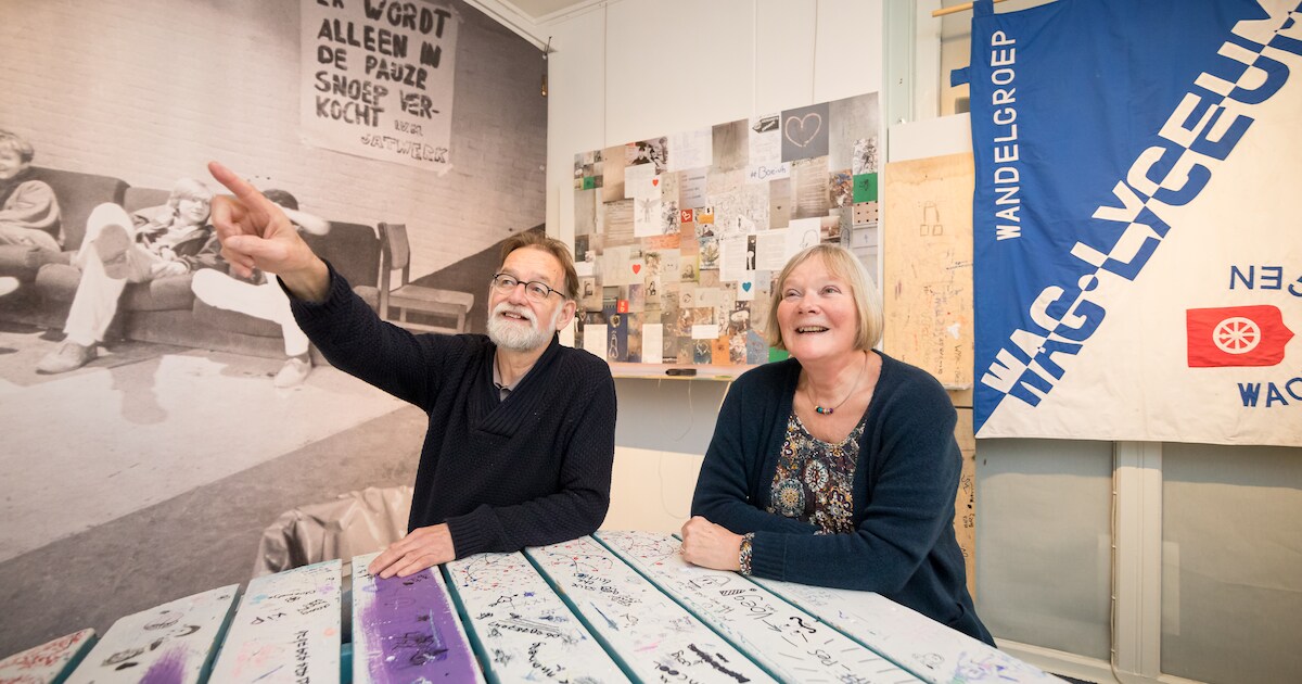 Spiekbriefjes en oude schoolbel terug te zien op Wageningse ...