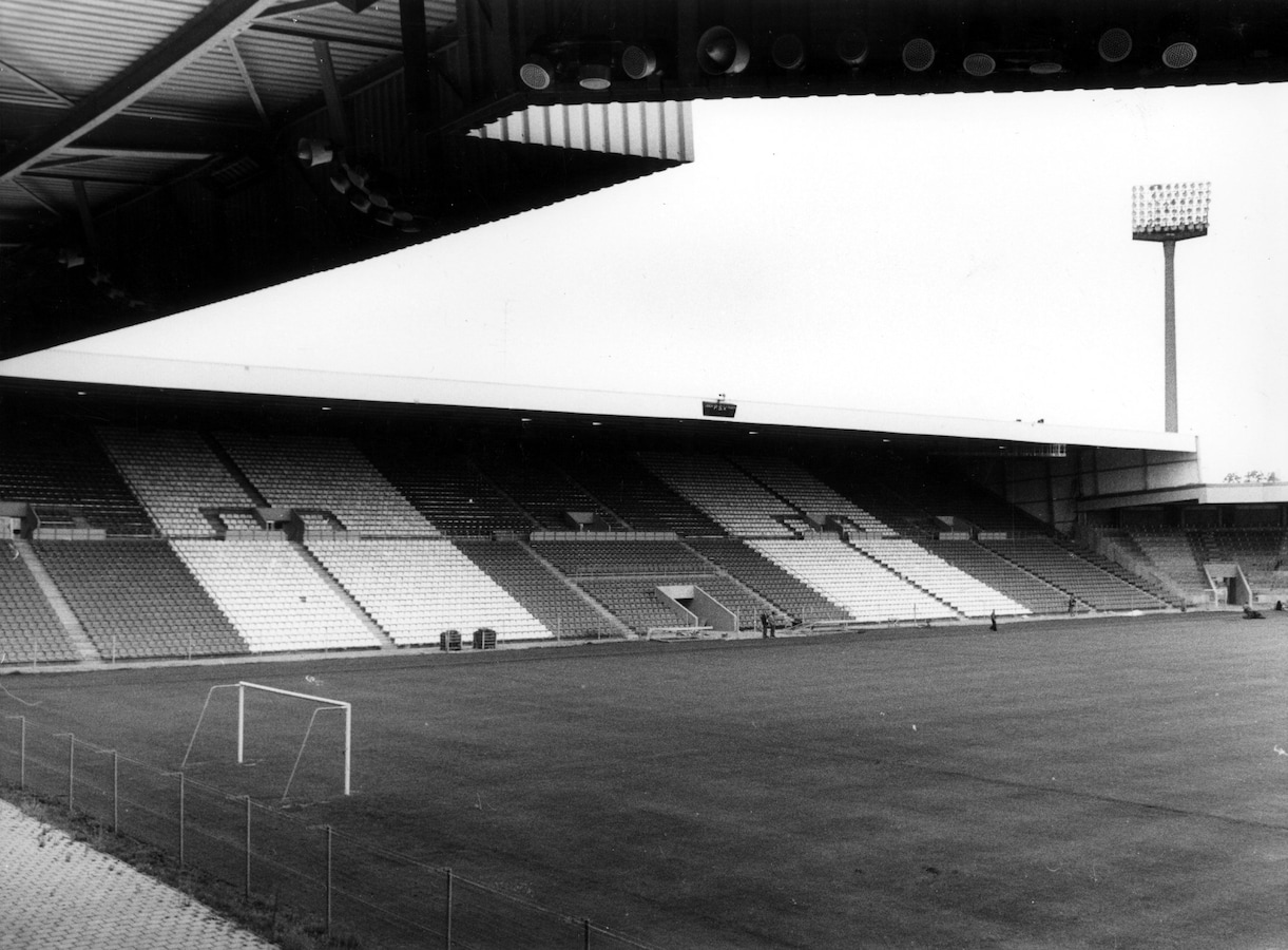 Een Philips Stadion met minstens 45.500 plekken flinke stap dichterbij ...