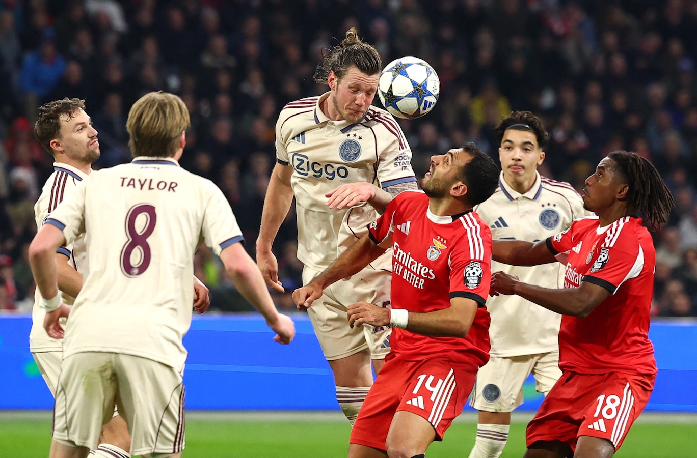 Ajax na nederlaag in kelderkraker tegen Benfica slechtste Nederlandse ...