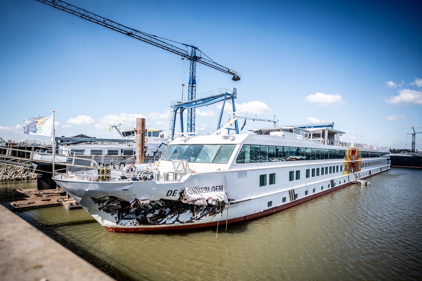 Door schade aan schip De Zonnebloem kunnen Frank en Bjorn niet op ...