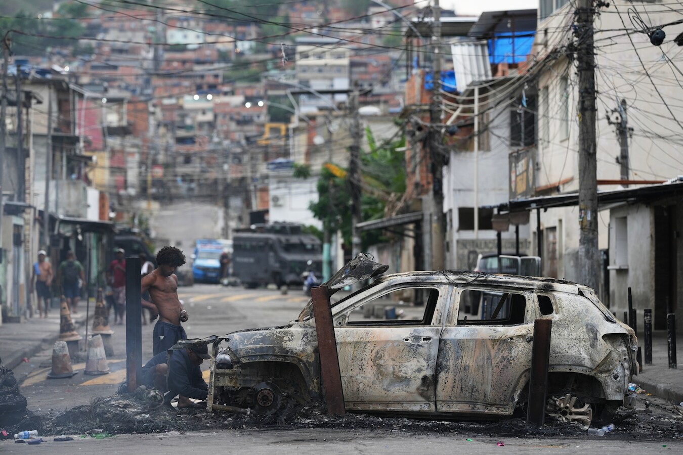 Angst en chaos in Rio de Janeiro: 64 doden bij bloedigste politieactie ...