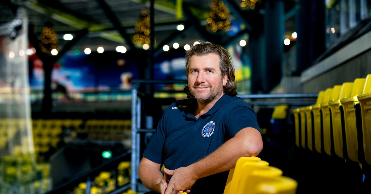 Wel in de spelersbus, maar niet op het ijs: Nick de Jong (44) mist ‘unieke’ finale van Nijmegen ...