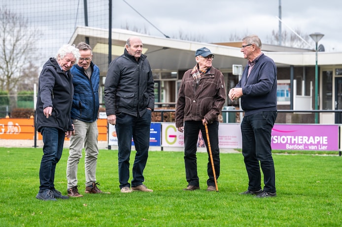 Mals veld dat klaar is voor een sappige sliding? Bedank Jo, Cor en ...
