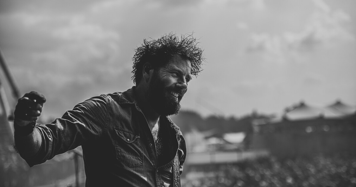 Hendrik Jan Bökkers, van feesttent naar theater: ‘Fijn dat niet alles ...