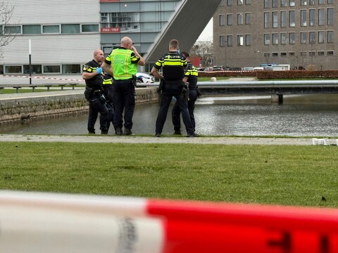 Klant ziet dode in blusvijver van bedrijf in Den Bosch, politie doet ...