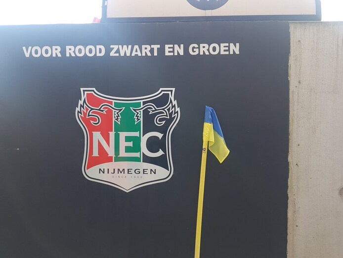 NEC staat stil bij oorlog in Oekraïne: vrouw van stadionmanager maakt ...