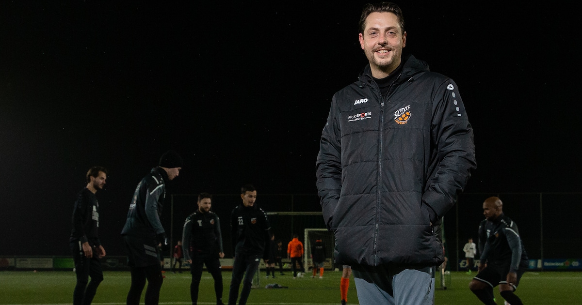 Drie duels voor het einde vertrekt trainer Leenders bij SCD’33: ‘Er ...