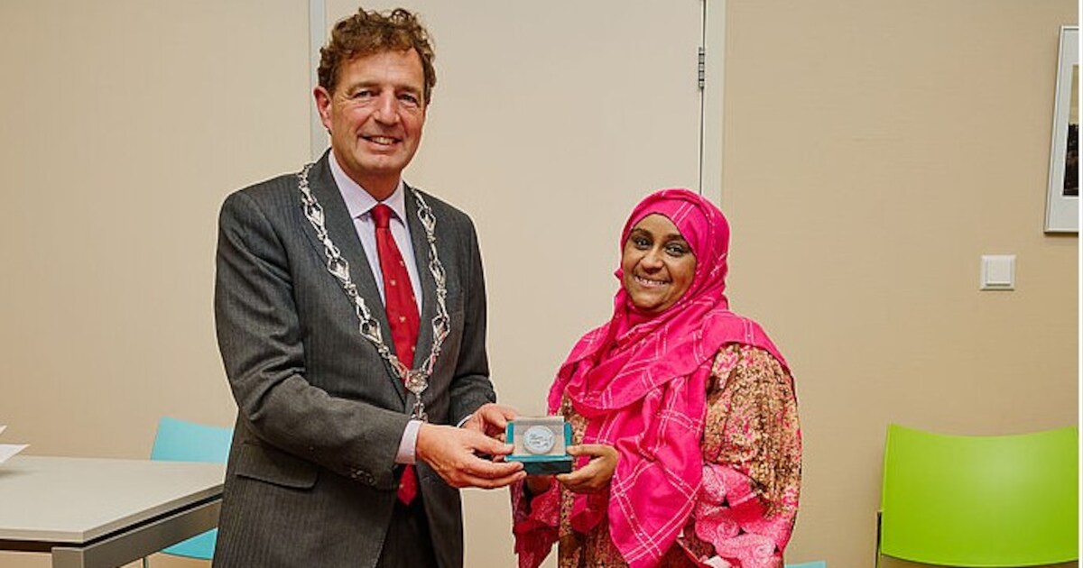 Eervolle onderscheiding voor Edese-Somalische Zeynab Mohamed | Ede | gelderlander.nl