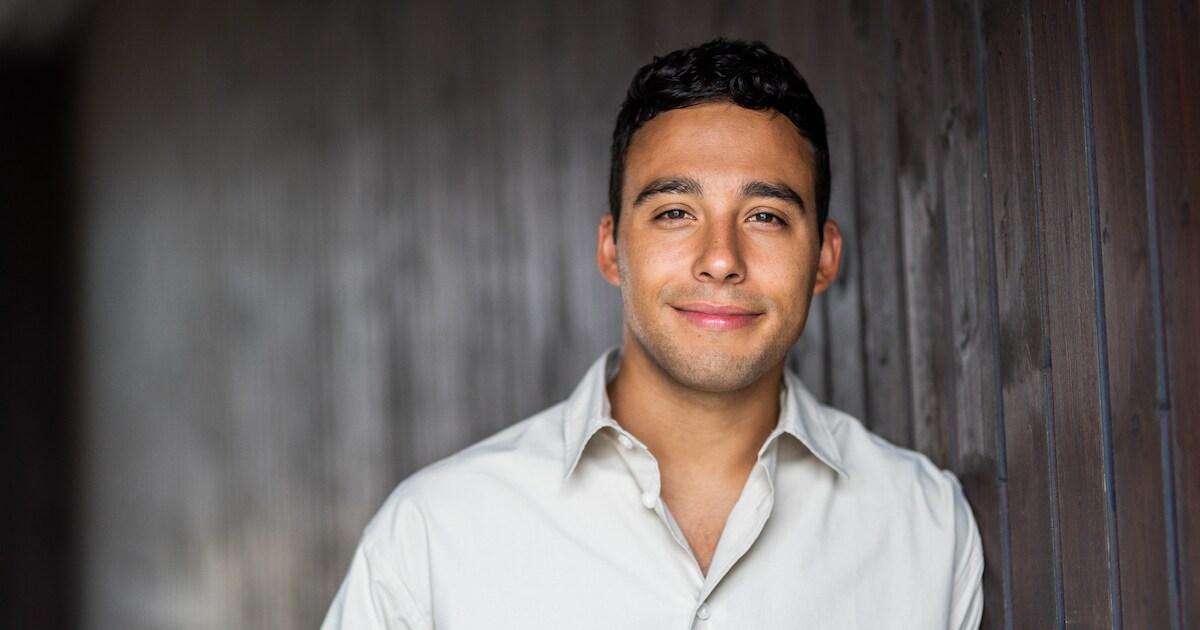 Samir (27) vond musicals als jongetje ‘altijd een beetje apart’, nu ...