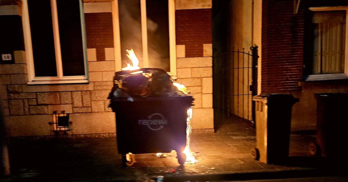Afvalcontainer in brand op Stationsstraat in Tiel | 112 nieuws Tiel | gelderlander.nl