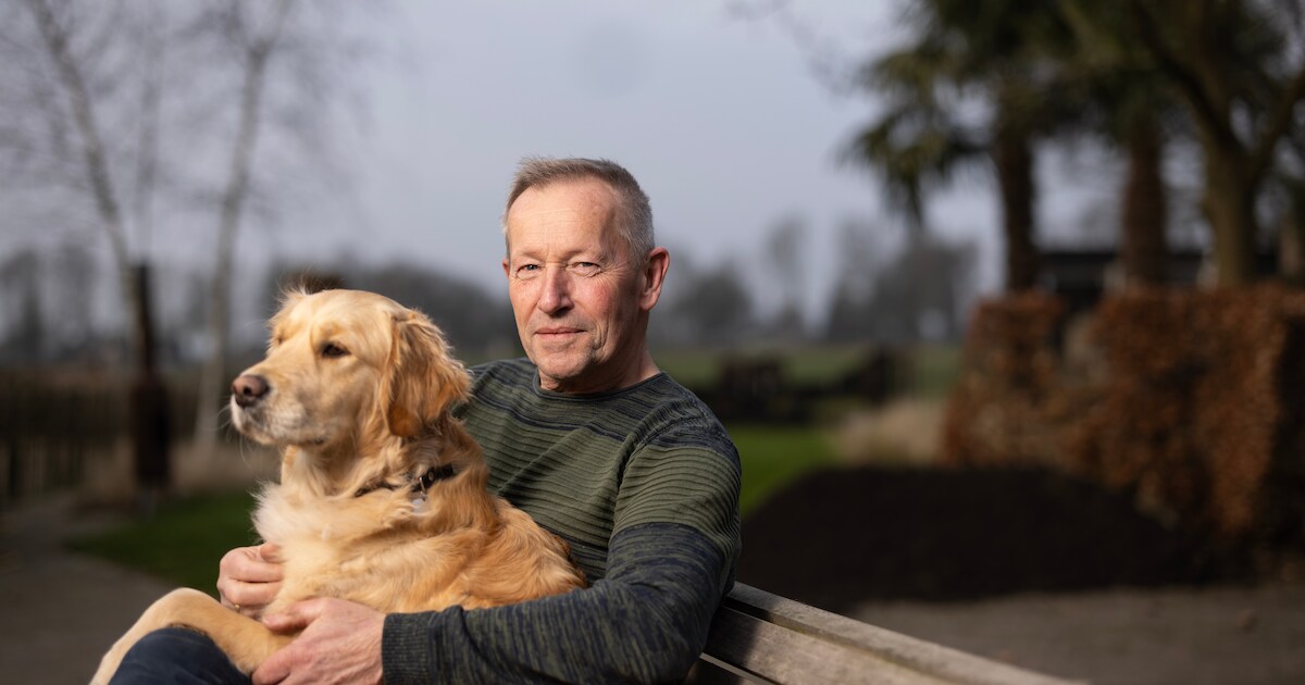Alex mocht niet naar begrafenis van zijn vader, bij die van zijn moeder ...
