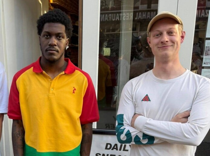 Wereldberoemde rapper stond opeens in sneakerzaak van Lucas: ‘Hij ging ...