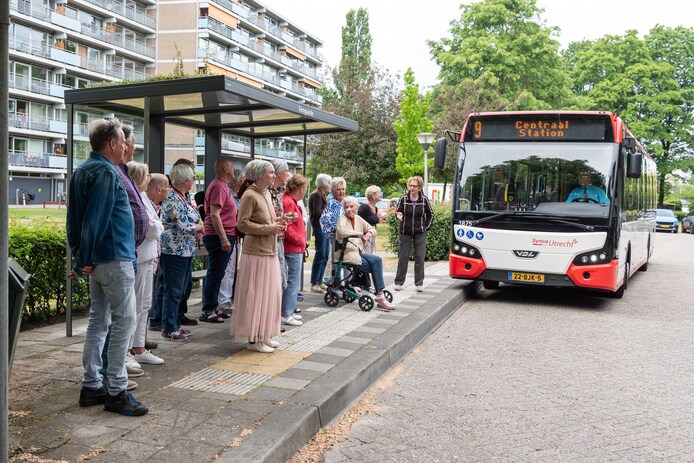 Bewoners De Eemgaarde boos nu bushalte dreigt te verdwijnen ...