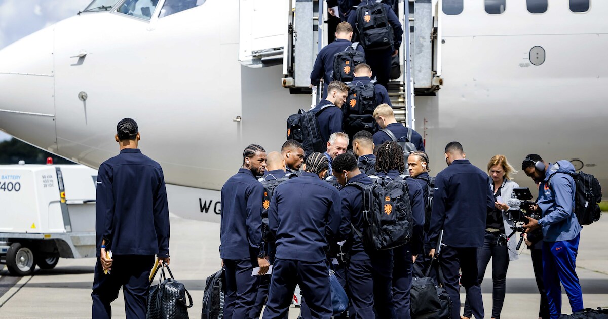 Oranje met uitgedunde selectie aangekomen in Wolfsburg, Maatsen sluit ...