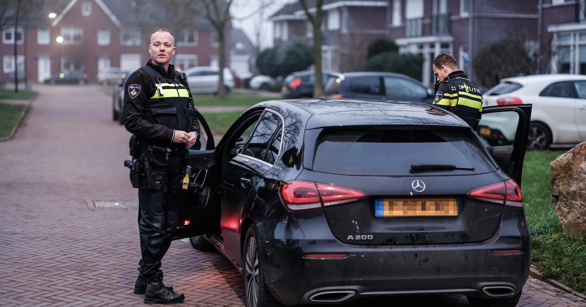 Agenten Maurice en Justin zetten achtervolging in tijdens nieuwe manier ...