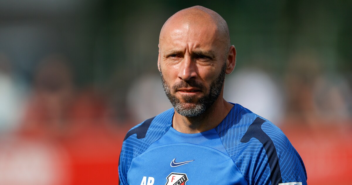 Aleksandar Rankovic voorlopig voor de groep bij FC Utrecht na breuk met ...