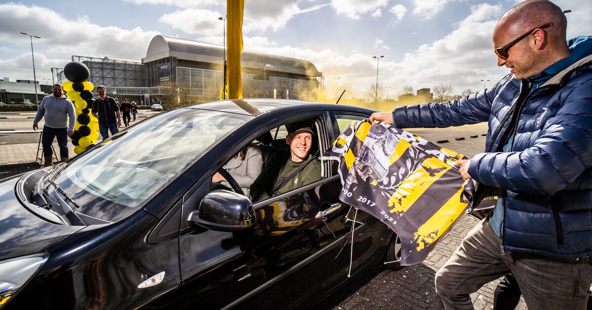 Niet alleen Arnhem kleurt geel-zwart; Robin gaat zijn collega’s in ...