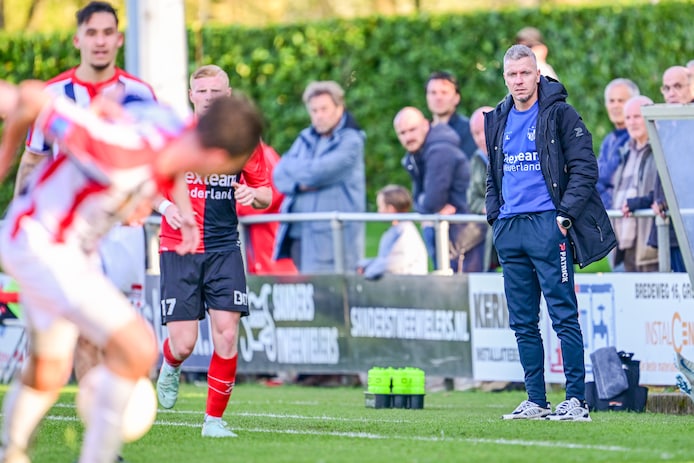 Voetbal was even niet zo belangrijk voor De Treffers-trainer Edwin ...