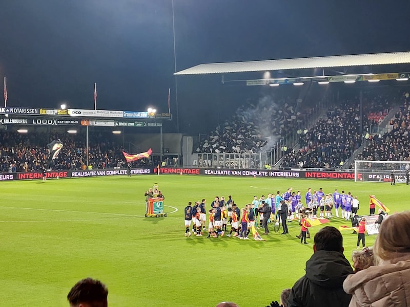 LIVE | Kansen over en weer in bekerduel GA Eagles - Heracles Almelo ...