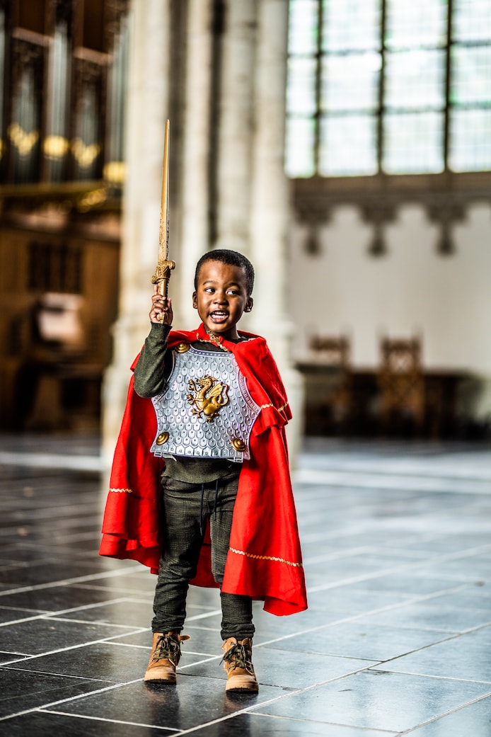 Bont gezelschap opent het Sprookjesfestival in de Eusebiuskerk | Arnhem ...