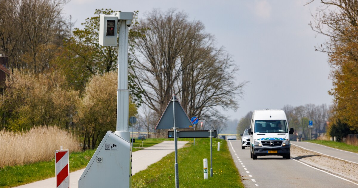 ‘Mobiele flitspalen om potjes te vullen voor toilet en tempel’ | Land ...