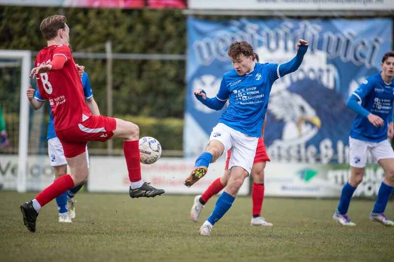 Thomas (22) haalt geen plezier meer uit voetbal en maakt een opvallende ...