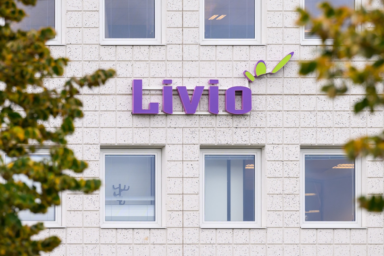 Livio: geldnood en krakende zorg maar wel tonnen betalen voor niet ...