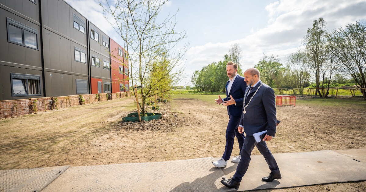 Honderd Oekraïners krijgen onderdak in tijdelijke woningen in hartje ...