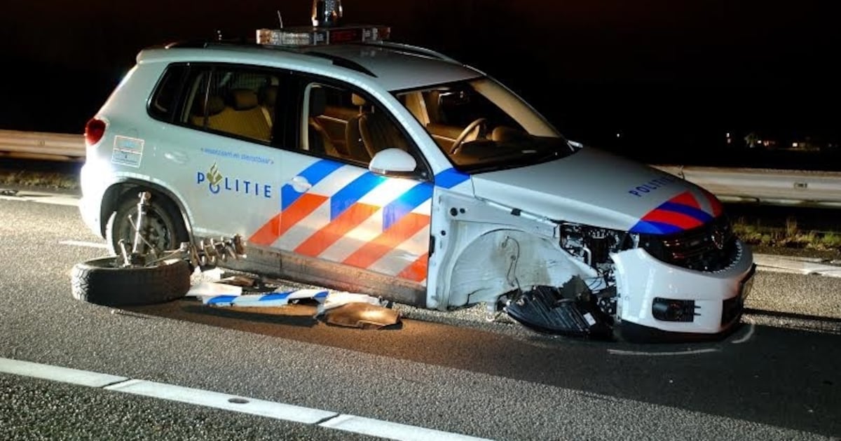 Bestuurder knalt op politiewagen na ernstig ongeval op afrit A348 ...
