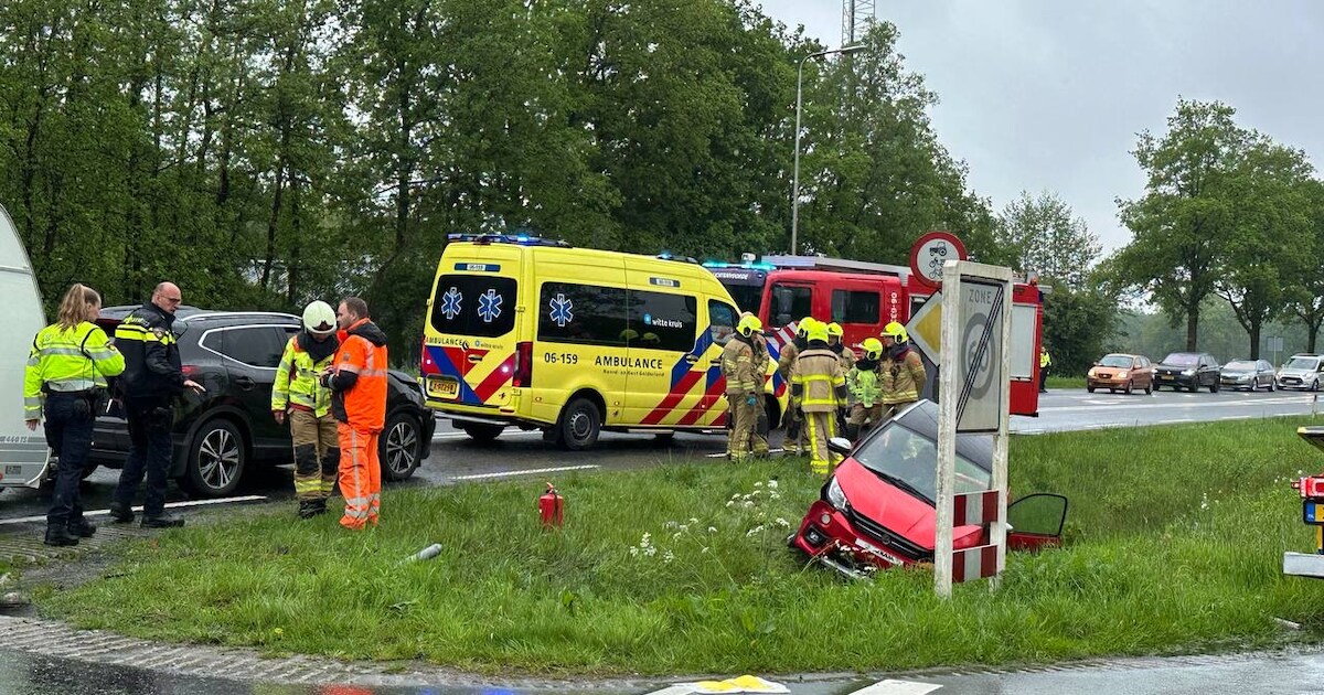 Bestuurder brommobiel met spoed naar ziekenhuis na aanrijding op N18 bij Lievelde | 112 nieuws ...