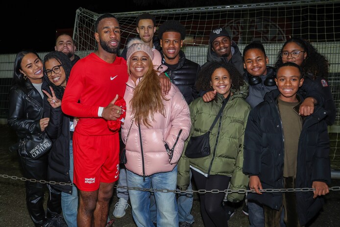 Geen punten, wel een surpriseparty met Surinaamse band bij MASV: ‘Mijn ...