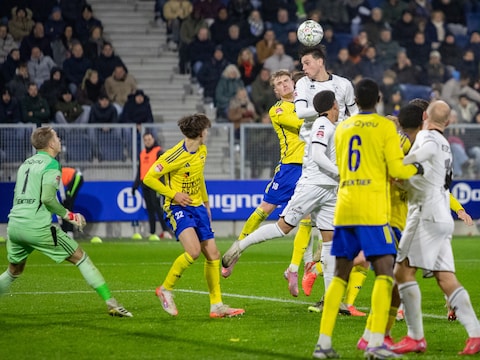 LIVE KKD | ADO Den Haag met Vlak en zonder geschorste Sylla in topper ...
