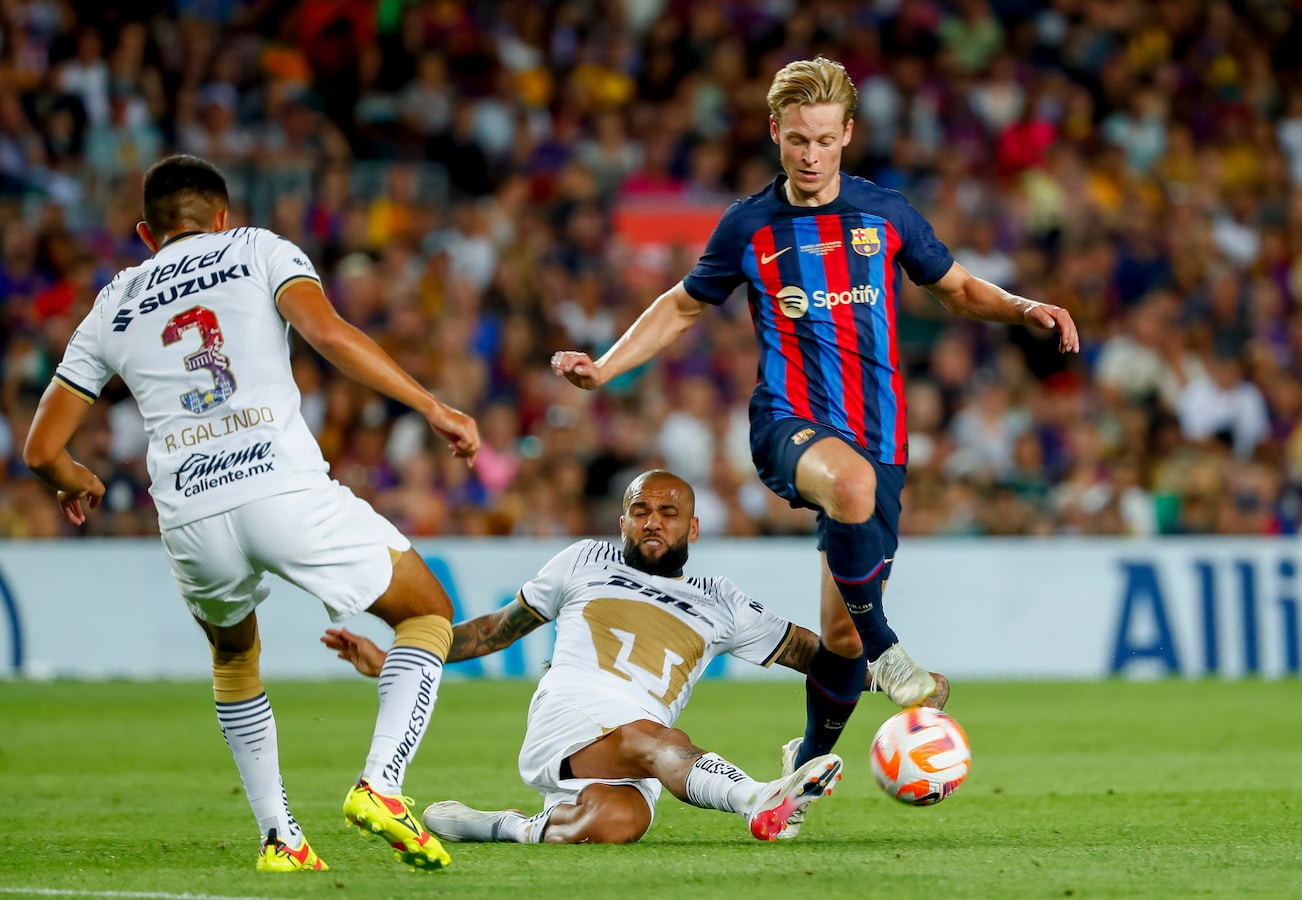 FC Barcelona probeerde Frenkie de Jong maandenlang te lozen, maar hij ...