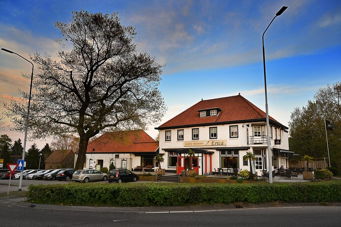Prominent horecapand langs drukke N264 te huur: wie gooit er een strike? | Land van Cuijk ...