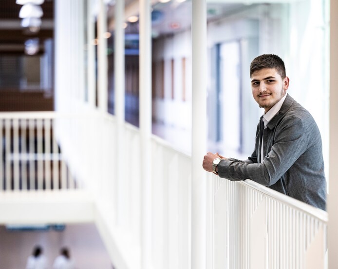 Jan Mustafa (21) mag definitief geen geneeskunde studeren in Nijmegen ...