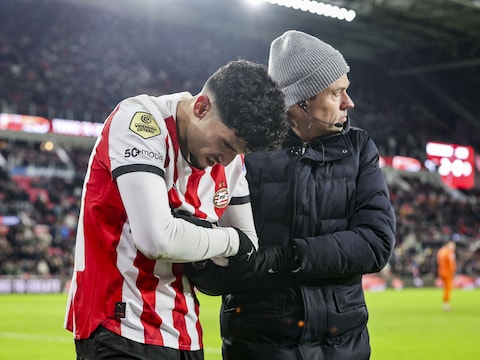 Flinke domper voor PSV en Ricardo Pepi: spits loopt bij doelpunt ...