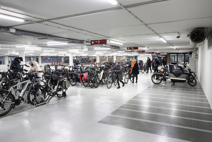 Fietsenstalling Kelfkensbos steeds drukker maar nog lang niet vol ...