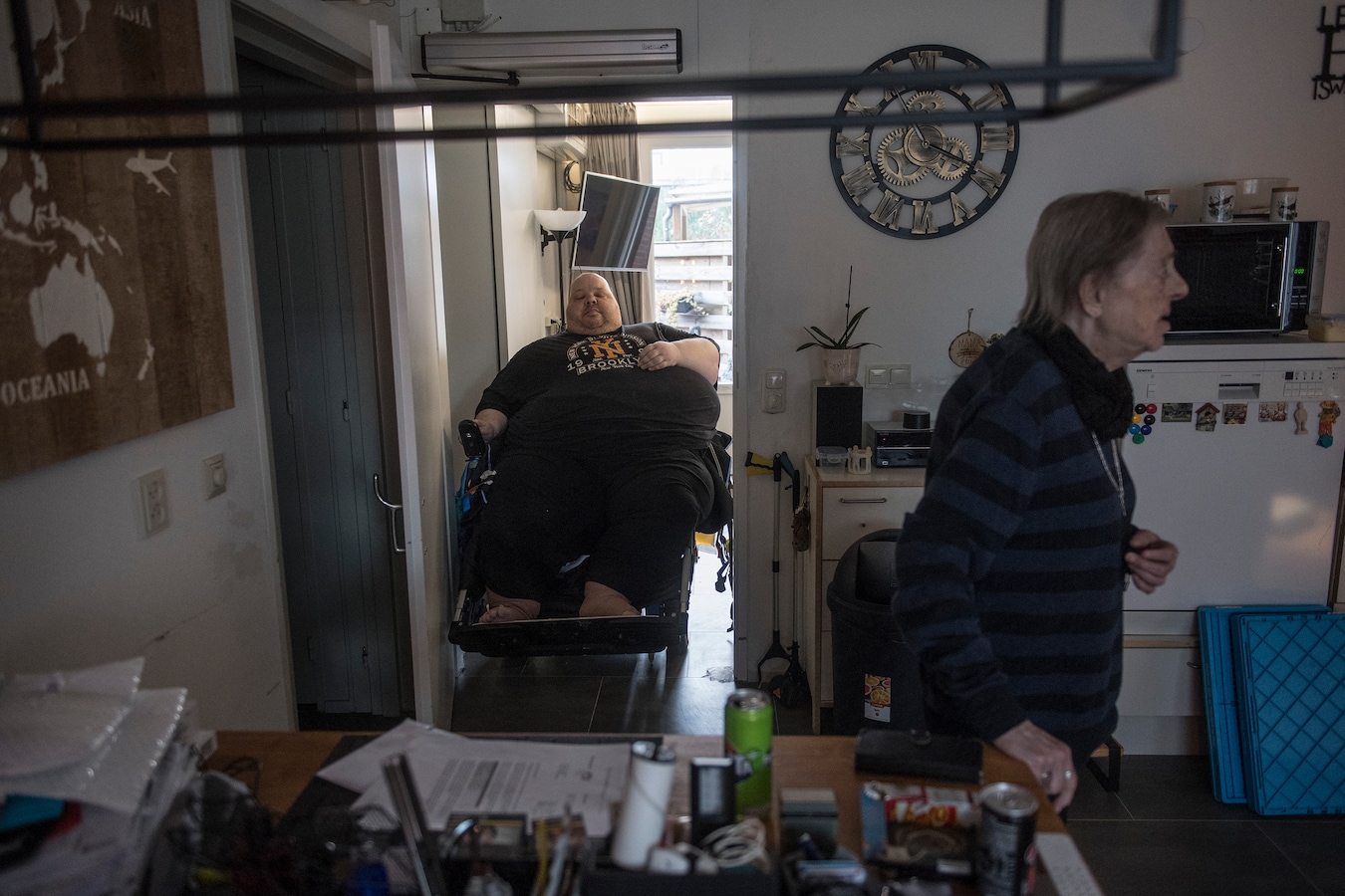 Alleen moeder (88) wil zoon Arco van 350 kilo nog uit bed halen: ‘Al ...