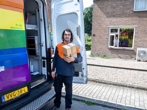 Petitie helpt niet: bezorger Brandon definitief weg uit Berg en Dal ...