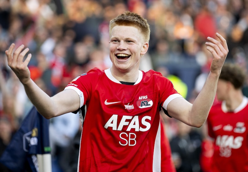 Kees Smit sluit langer verblijf bij AZ niet uit: ‘Ik wil volgend ...