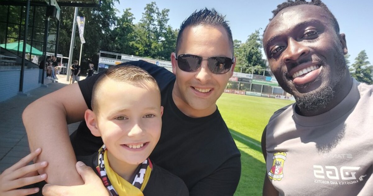 Ronald (47) steunt Go Ahead Eagles samen met Roan (11): ‘Een echt vader ...